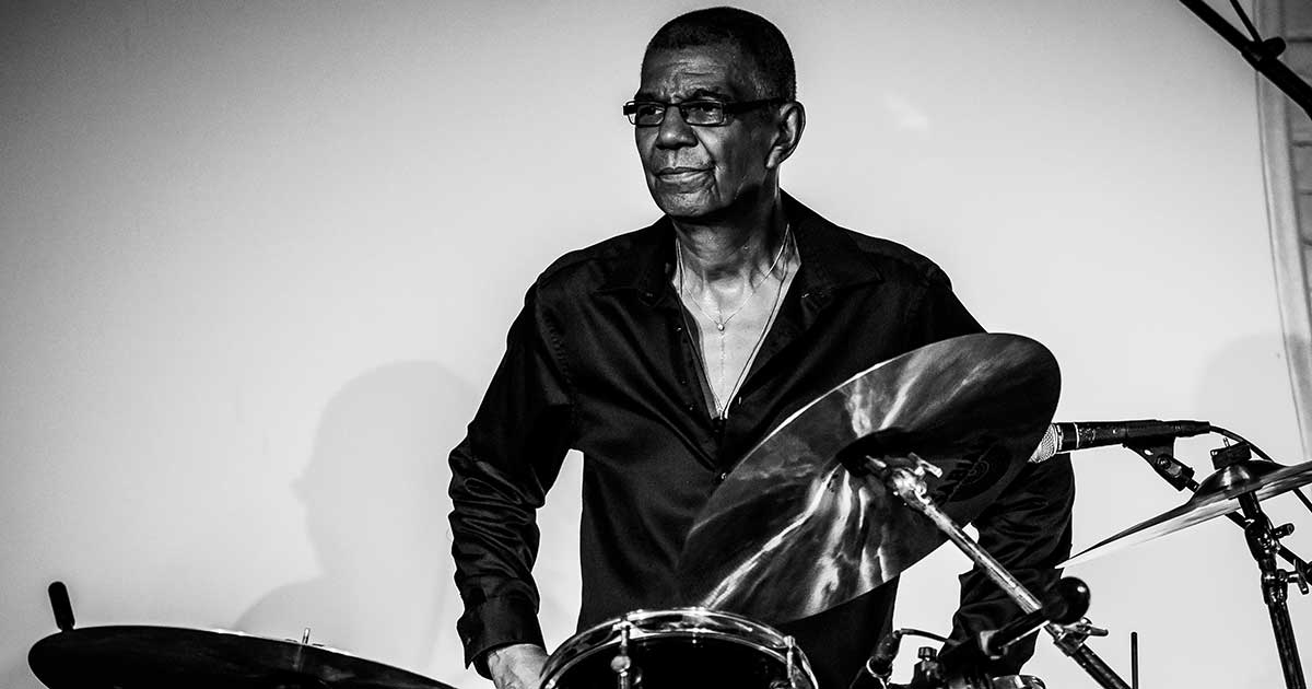 追悼ジャック・ディジョネット：6枚の名盤で辿る彼の功績 | Everything Jazz